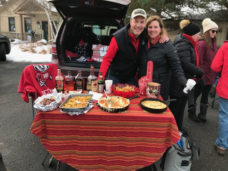 Wisconsin Badger Tailgate Party - Nov. 17, 2019 - Ausblick Ski Hill